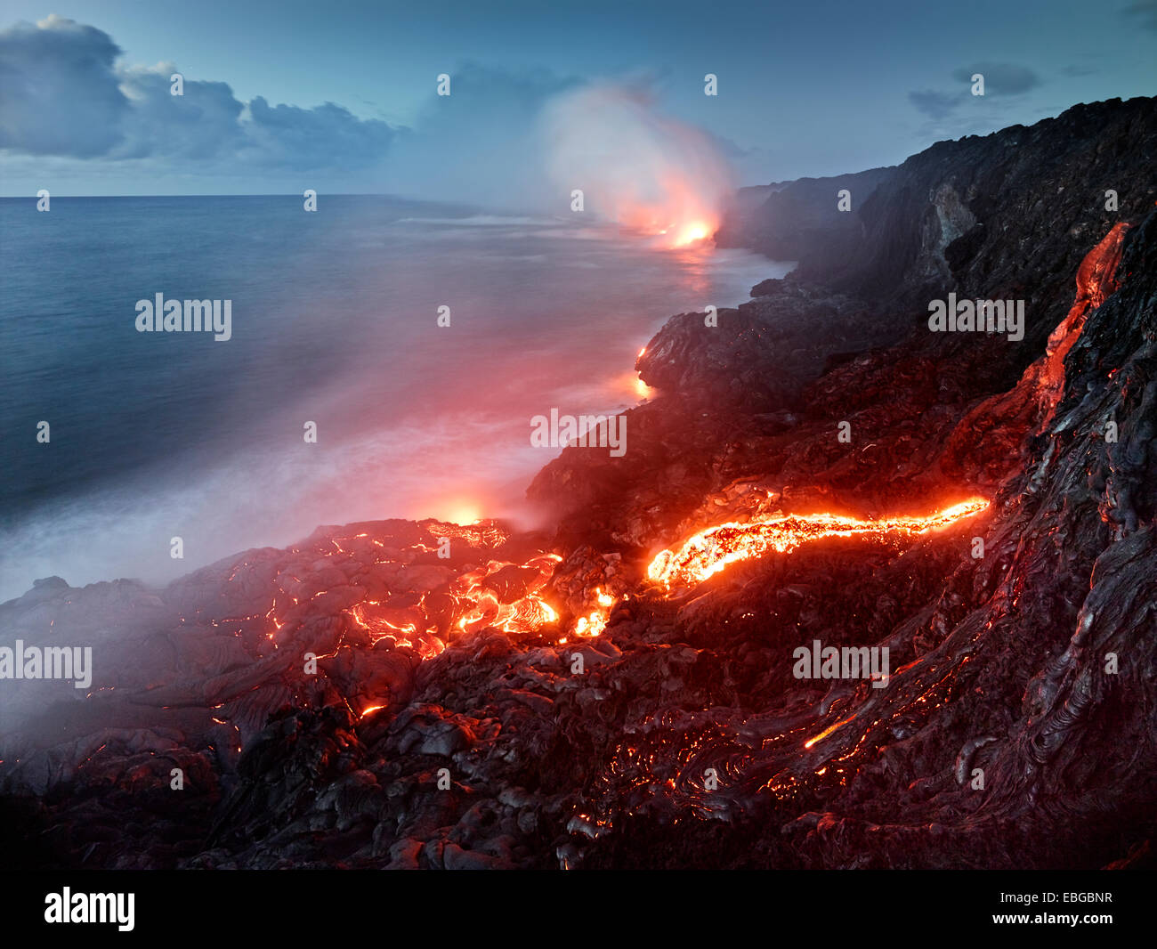 Volcanic eruption hi-res stock photography and images - Alamy