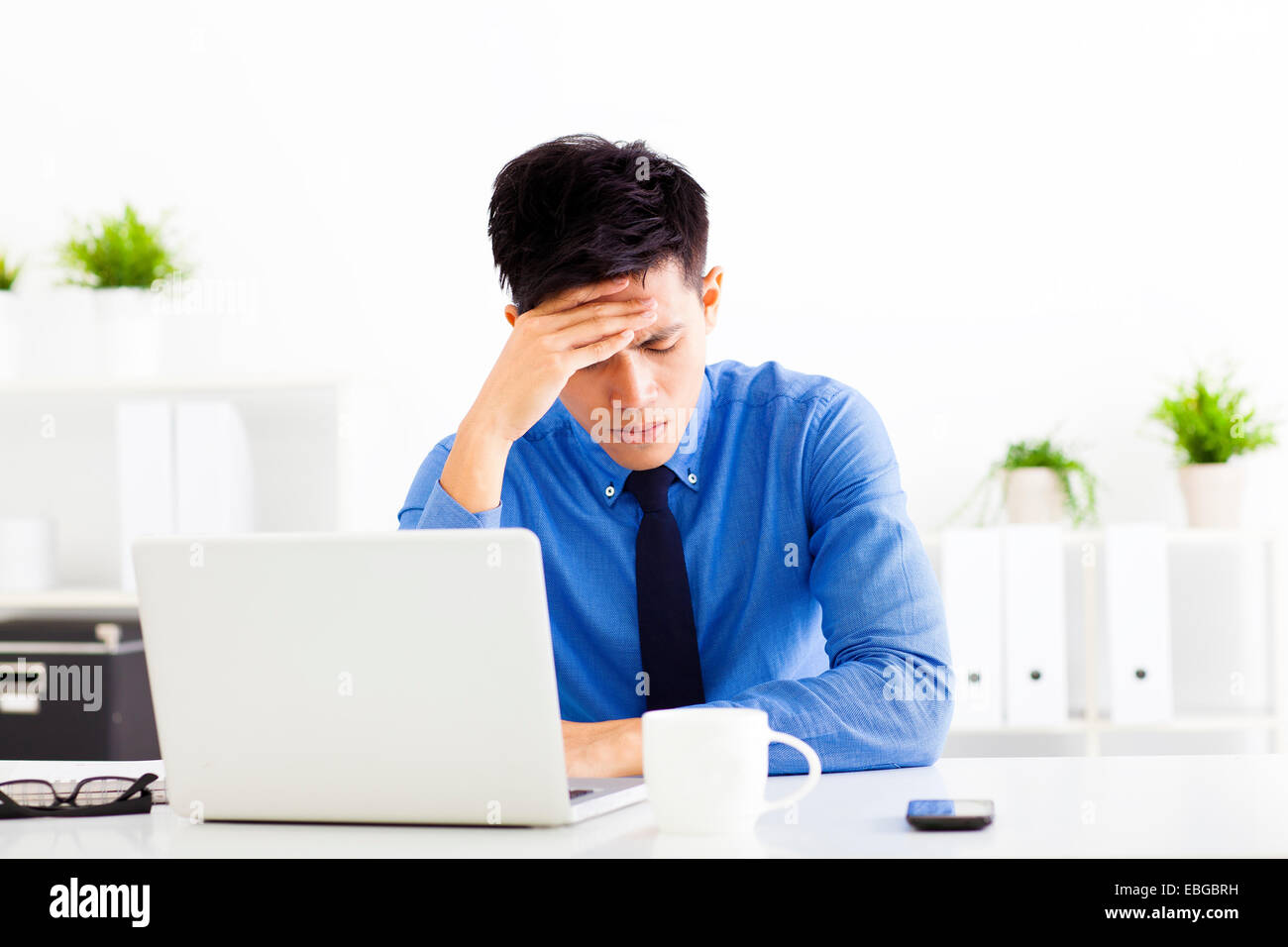 Stressed employee office hi-res stock photography and images - Alamy