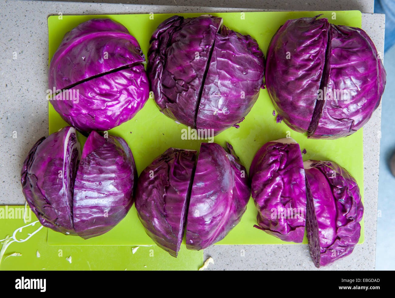 Cabbage cut in half green hi-res stock photography and images - Alamy