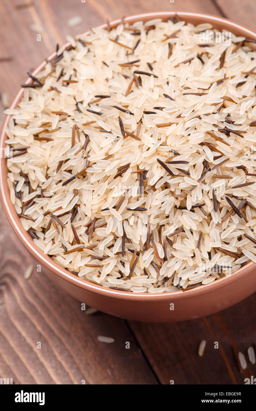 close-up wild rice in bowl Stock Photo - Alamy