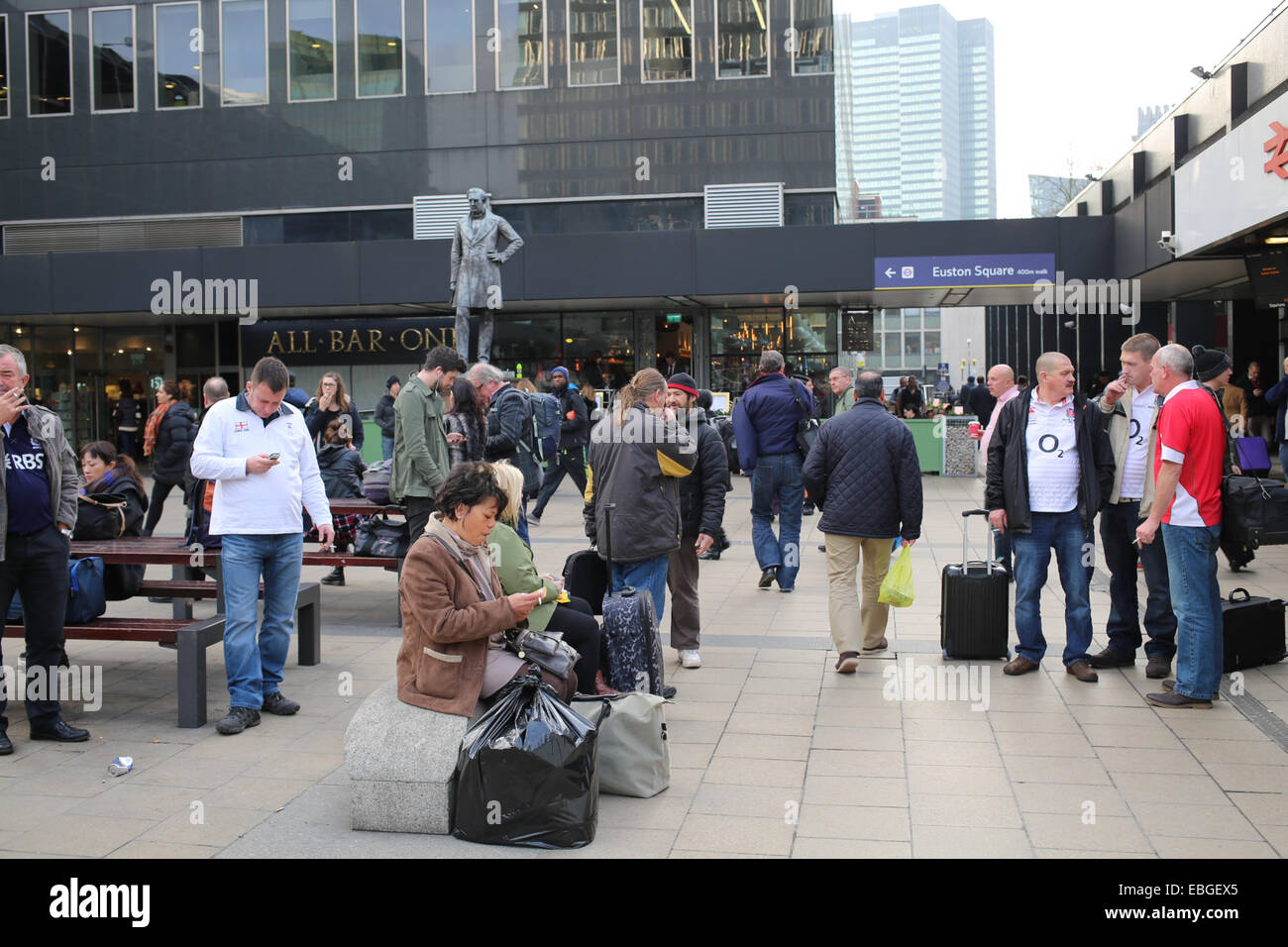 Euston station hi-res stock photography and images - Alamy