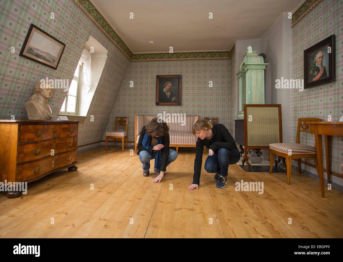 Weimar, Germany. 01st Dec, 2014. Architecht Ute Hoffmann (R) and ...