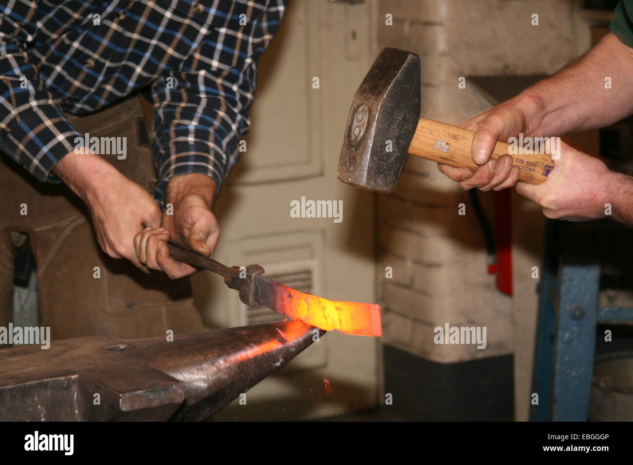 Forging of shoes hi-res stock photography and images - Alamy