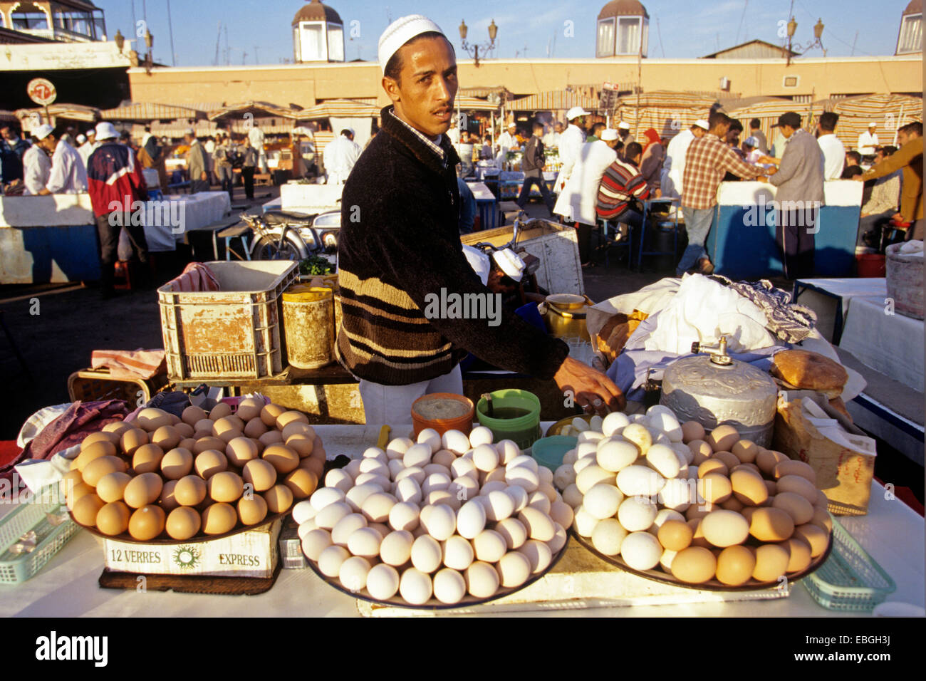 Man selling eggs hi-res stock photography and images - Alamy