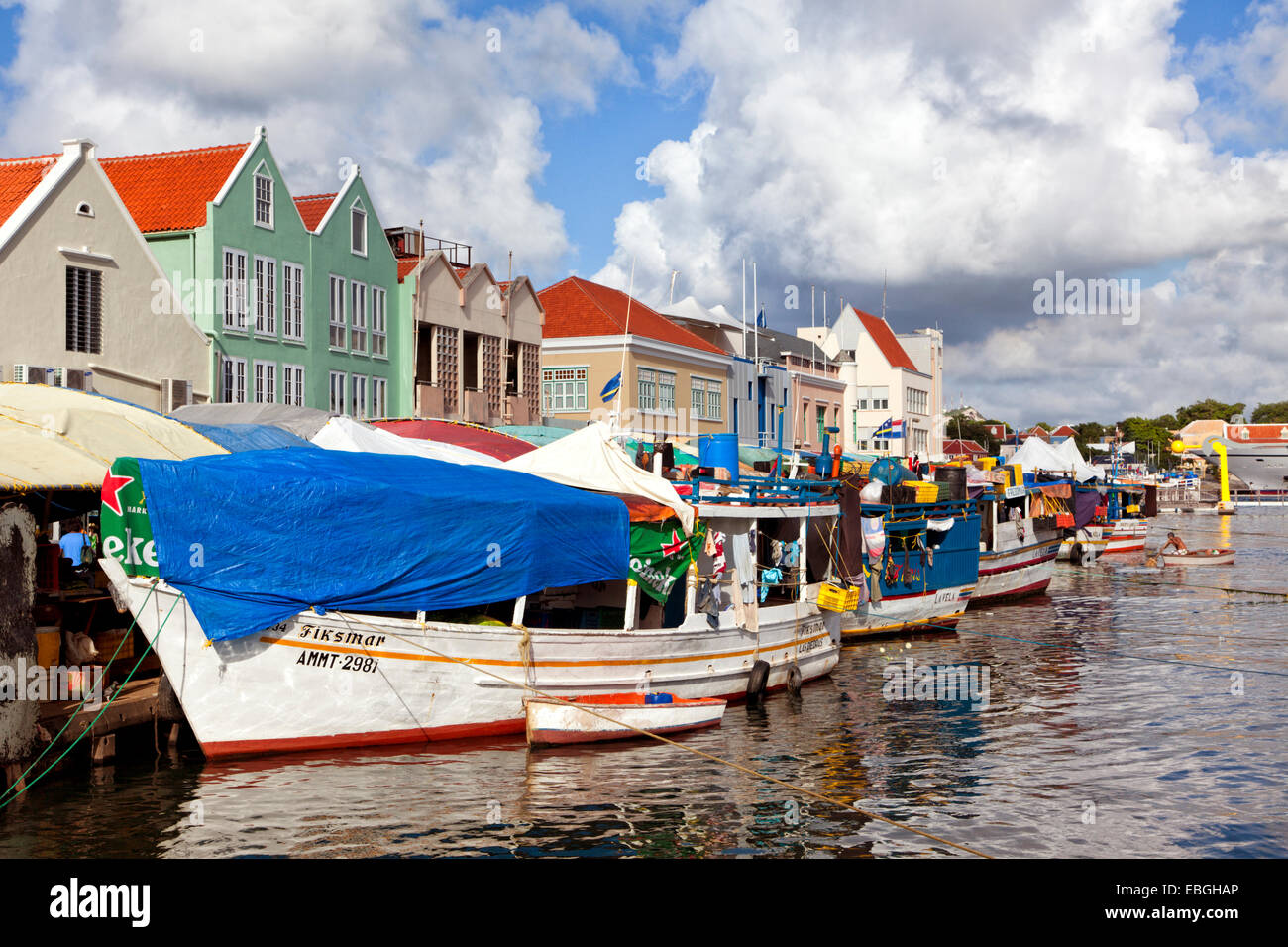 Floating market willemstad curacao netherlands hi-res stock photography ...