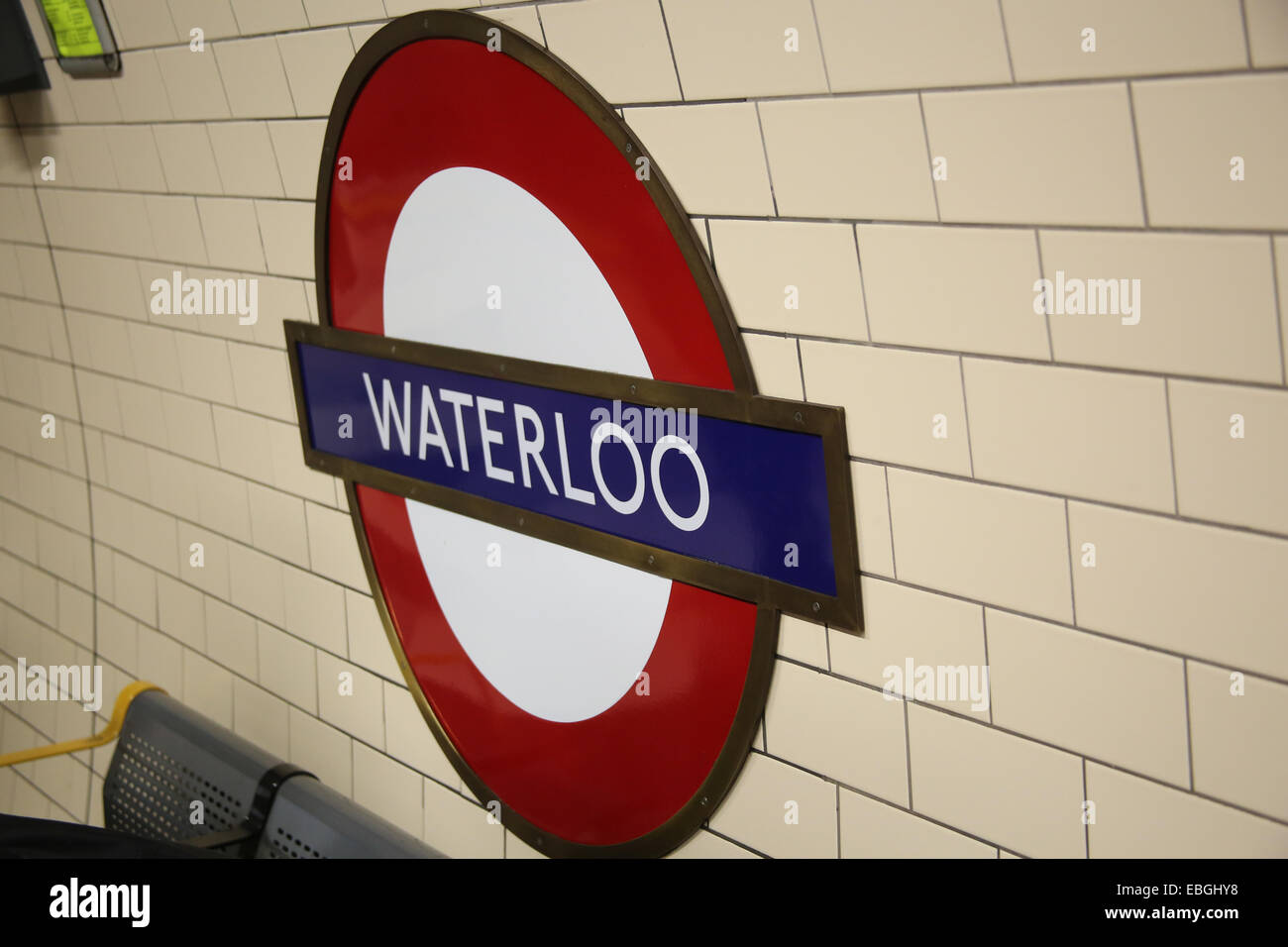 Jubilee Line Sign London Stock Photos & Jubilee Line Sign London Stock ...