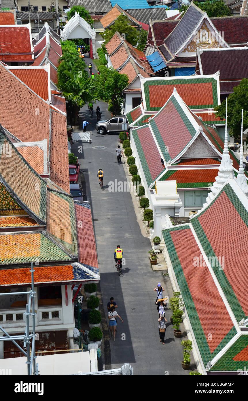 Bangkok temple bicycle hi-res stock photography and images - Alamy