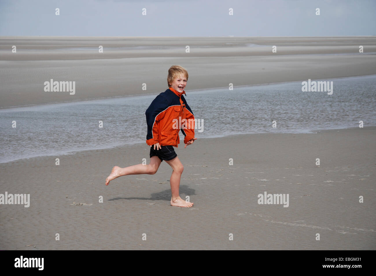 7 12 year old outside hi-res stock photography and images - Alamy