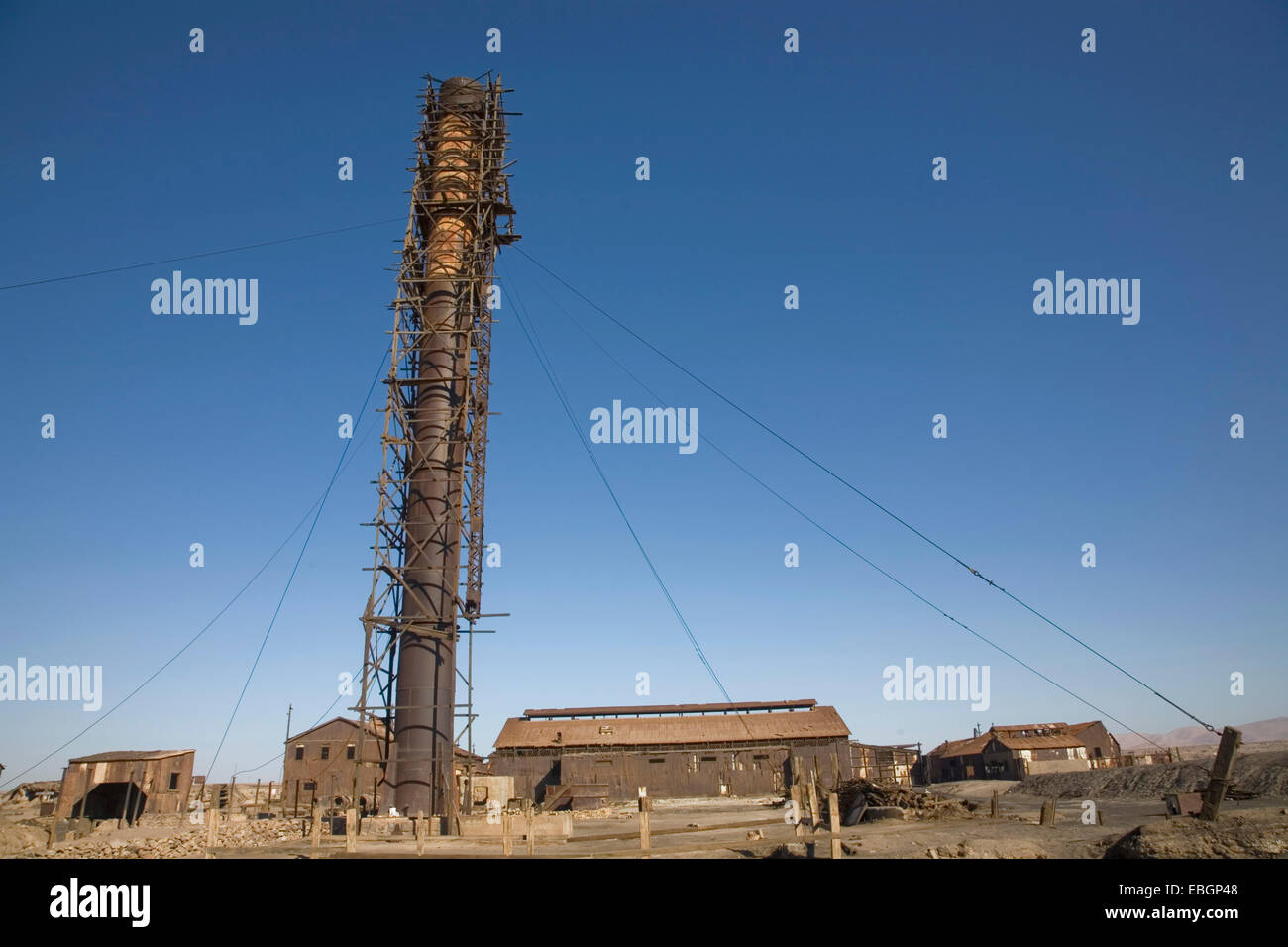 Drilling derricks hi-res stock photography and images - Alamy