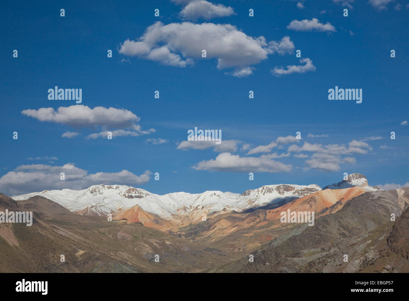 Cloud covered mountain tops hi-res stock photography and images - Alamy