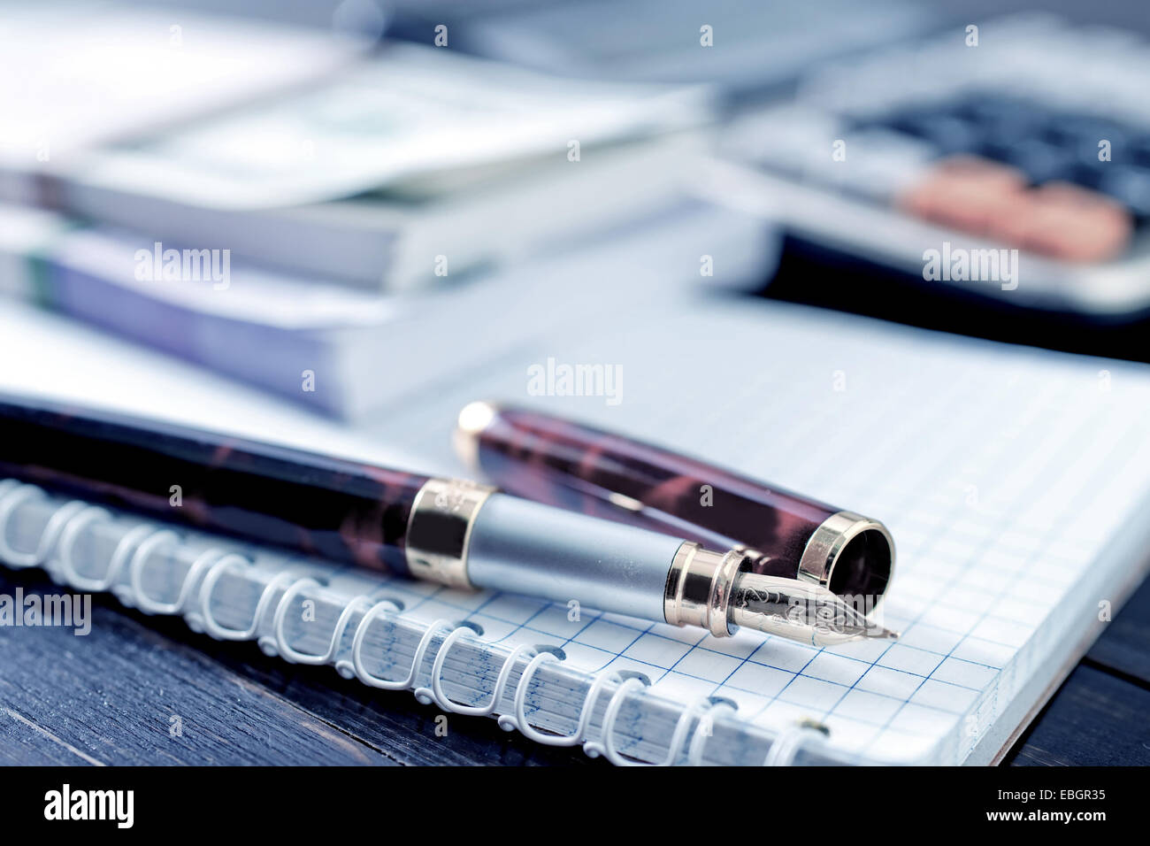 pen and note Stock Photo - Alamy