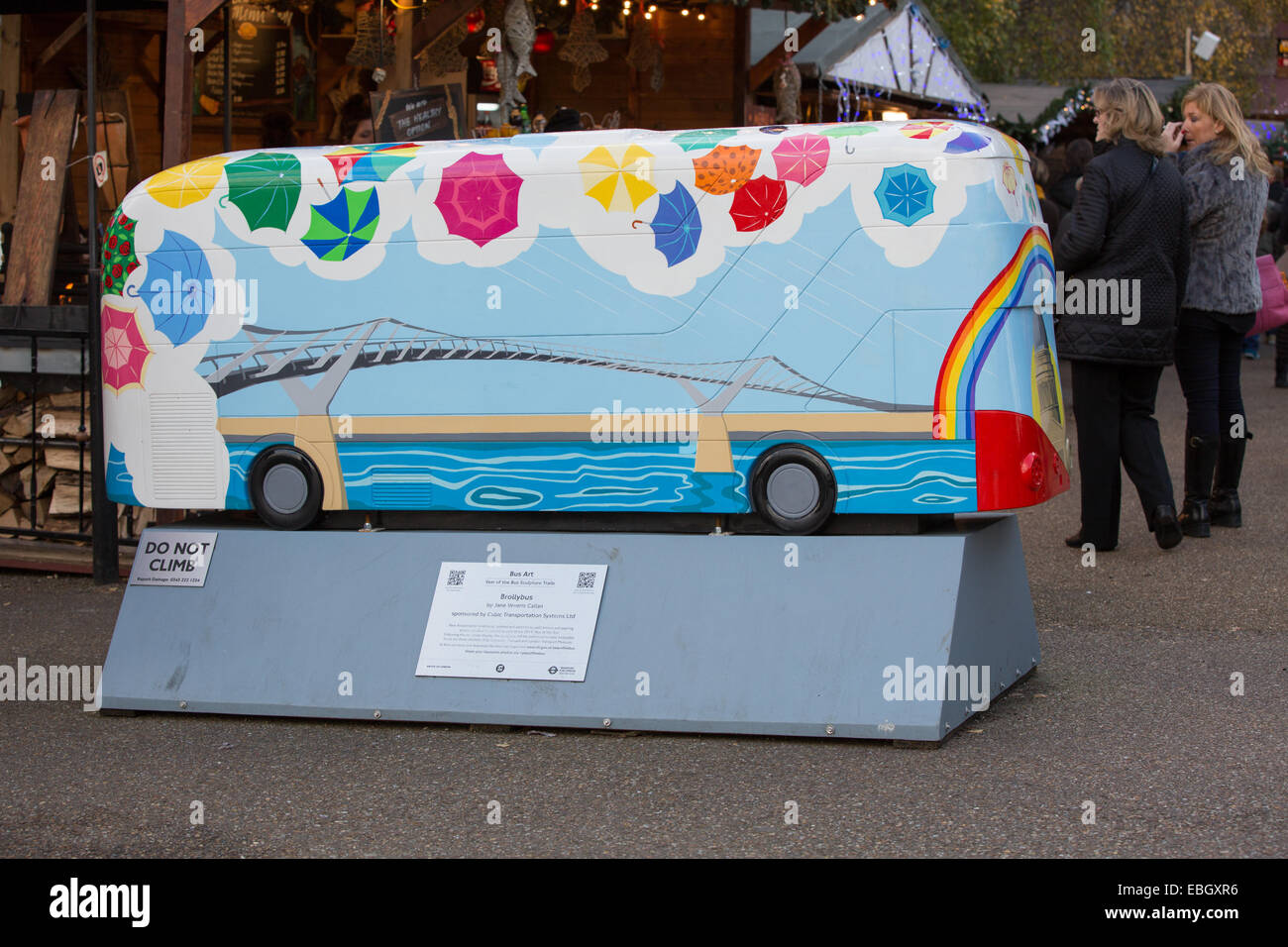 Bus Art outside the Tate Modern gallery London UK Stock Photo - Alamy