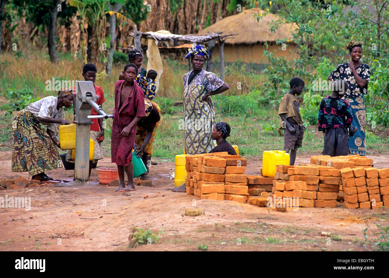 Africa kids getting water hi-res stock photography and images - Alamy