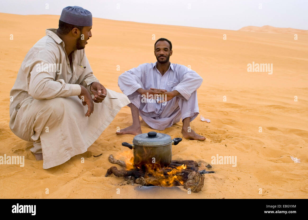 Nomads cooking hi-res stock photography and images - Alamy