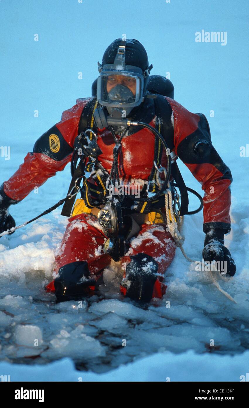 Icehole hi-res stock photography and images - Alamy