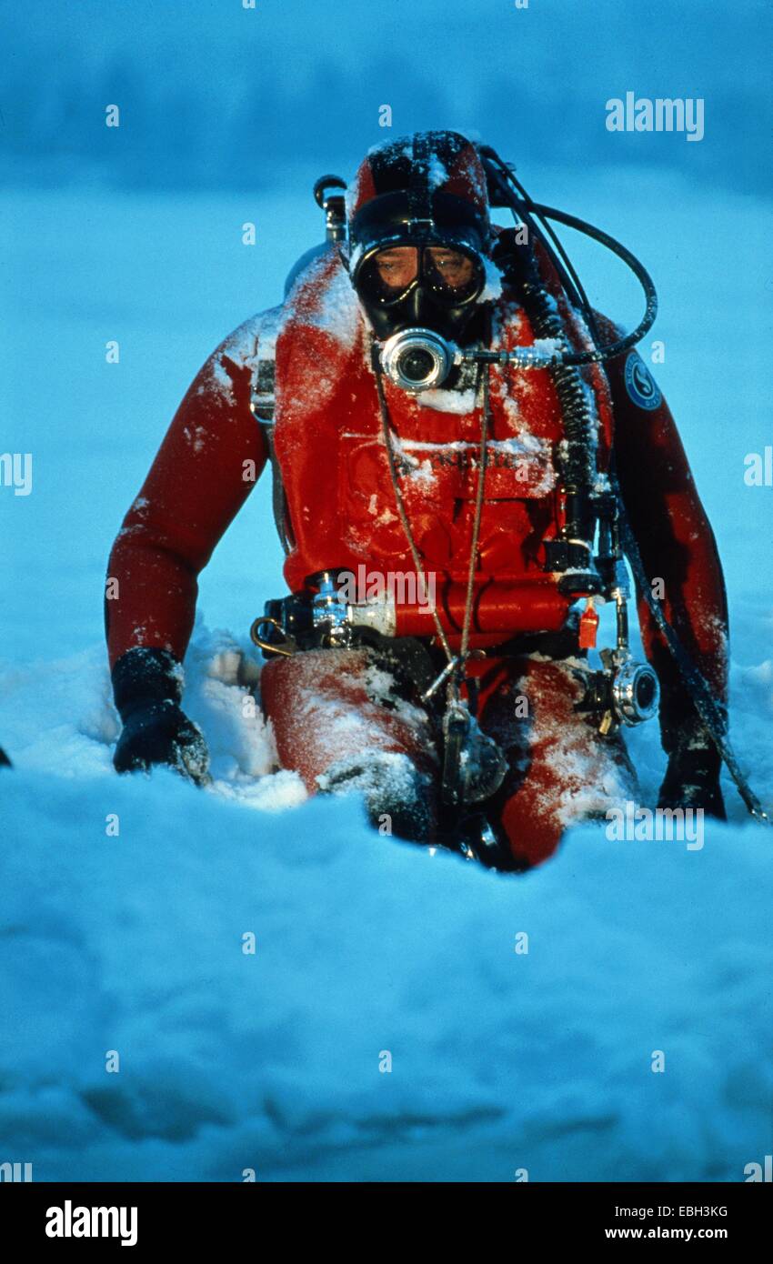 Icehole hi-res stock photography and images - Alamy