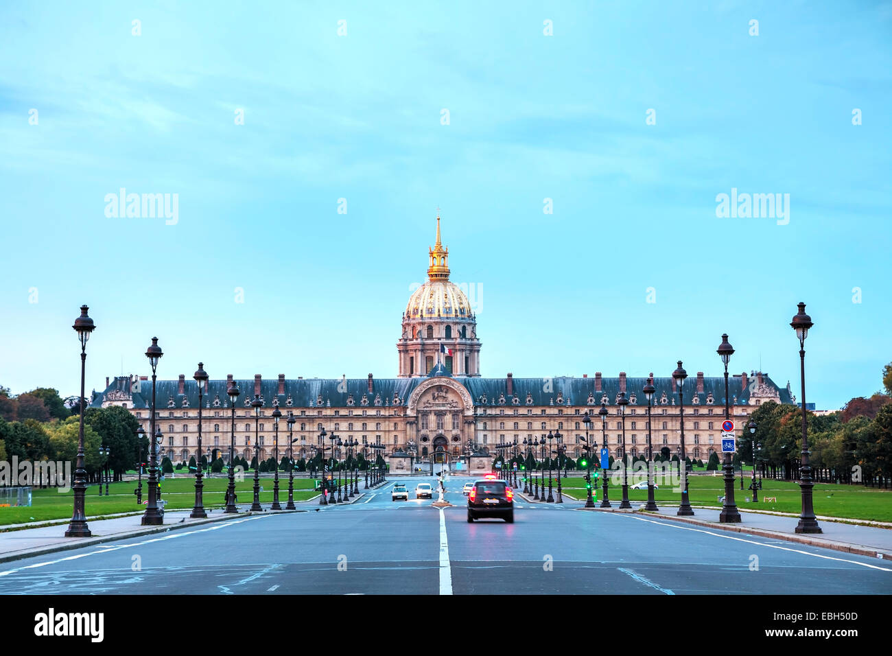 Les invalides hi-res stock photography and images - Alamy