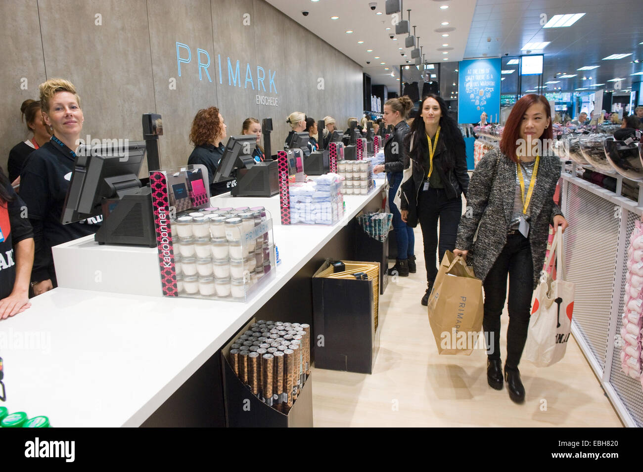 Primark shopping center hi-res stock photography and images - Alamy