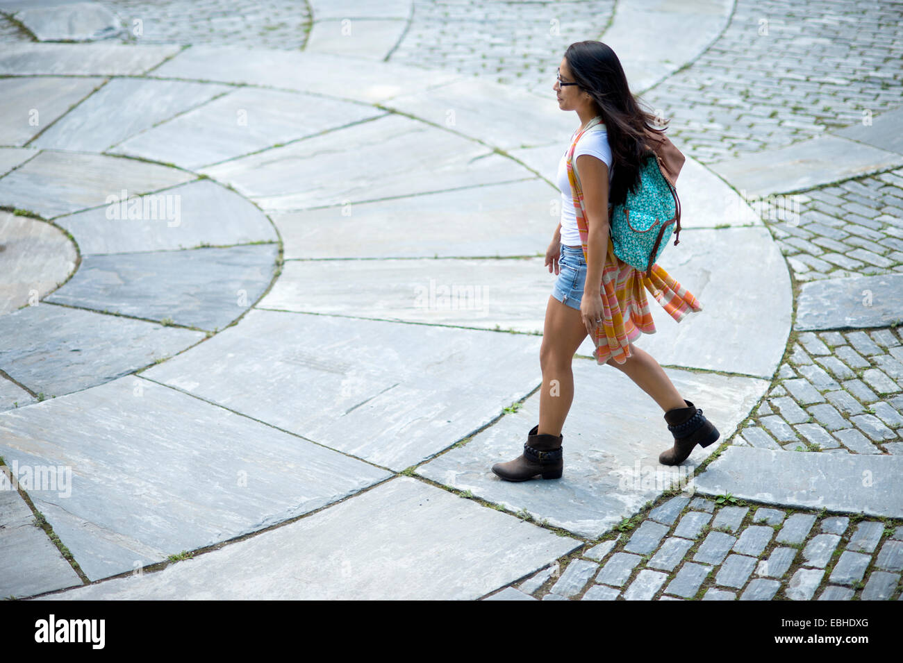 Woman bag walking on hi-res stock photography and images - Alamy