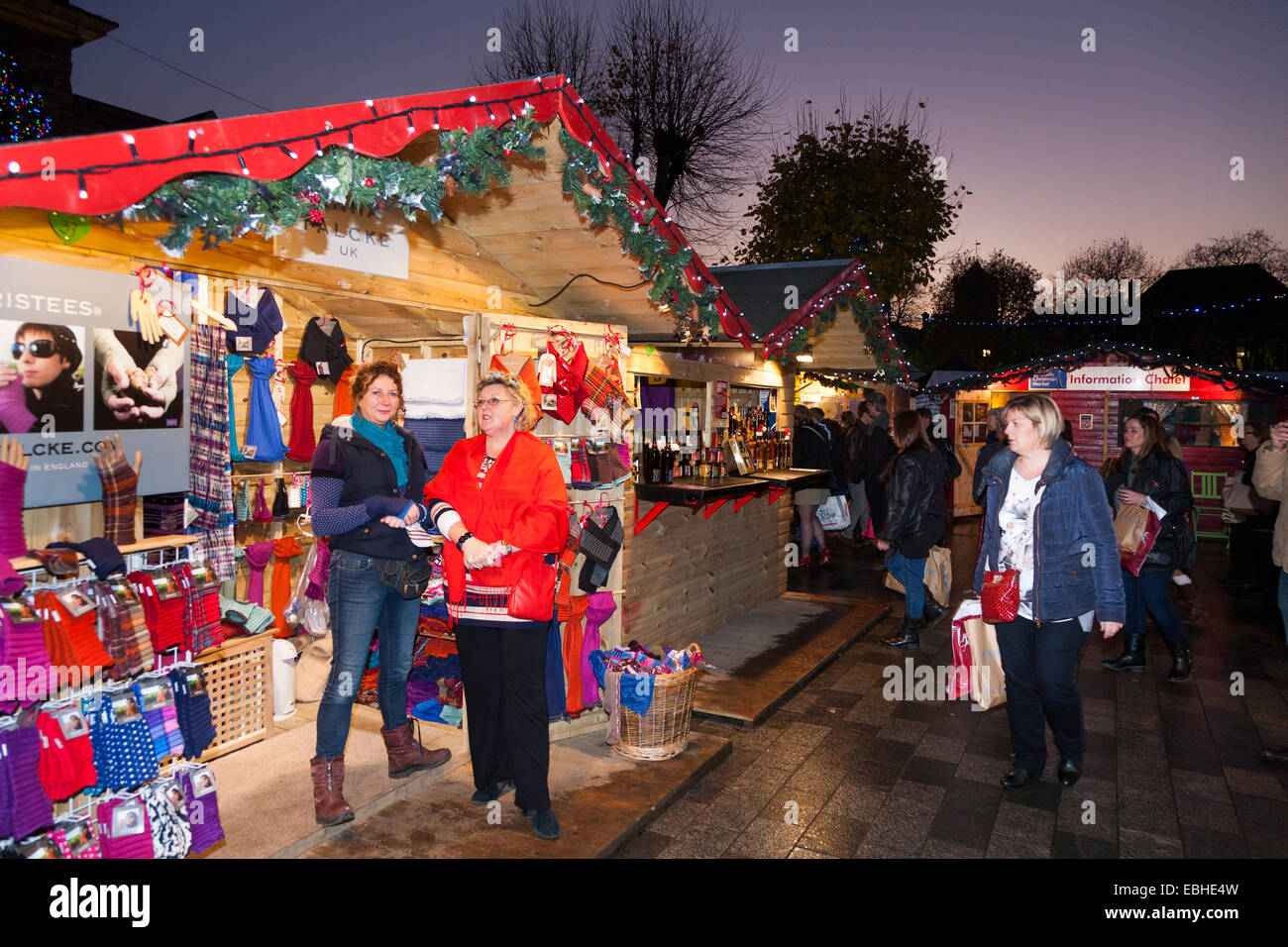 Salisbury christmas market night hi-res stock photography and images ...