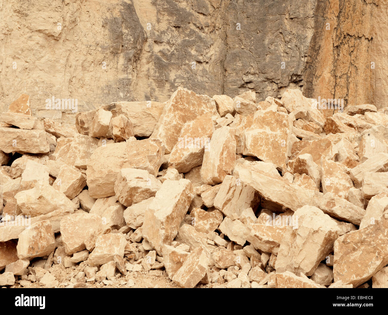 Multiple colored rocks hi-res stock photography and images - Alamy