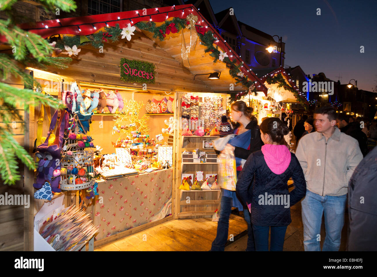 Salisbury christmas market night hi-res stock photography and images ...