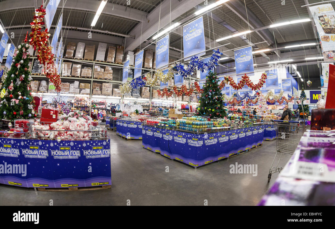 Interior of the hypermarket METRO Stock Photo - Alamy