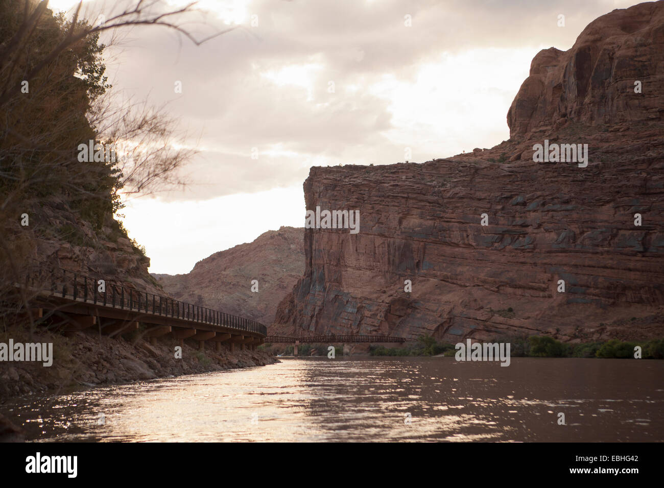 River arches hi-res stock photography and images - Alamy
