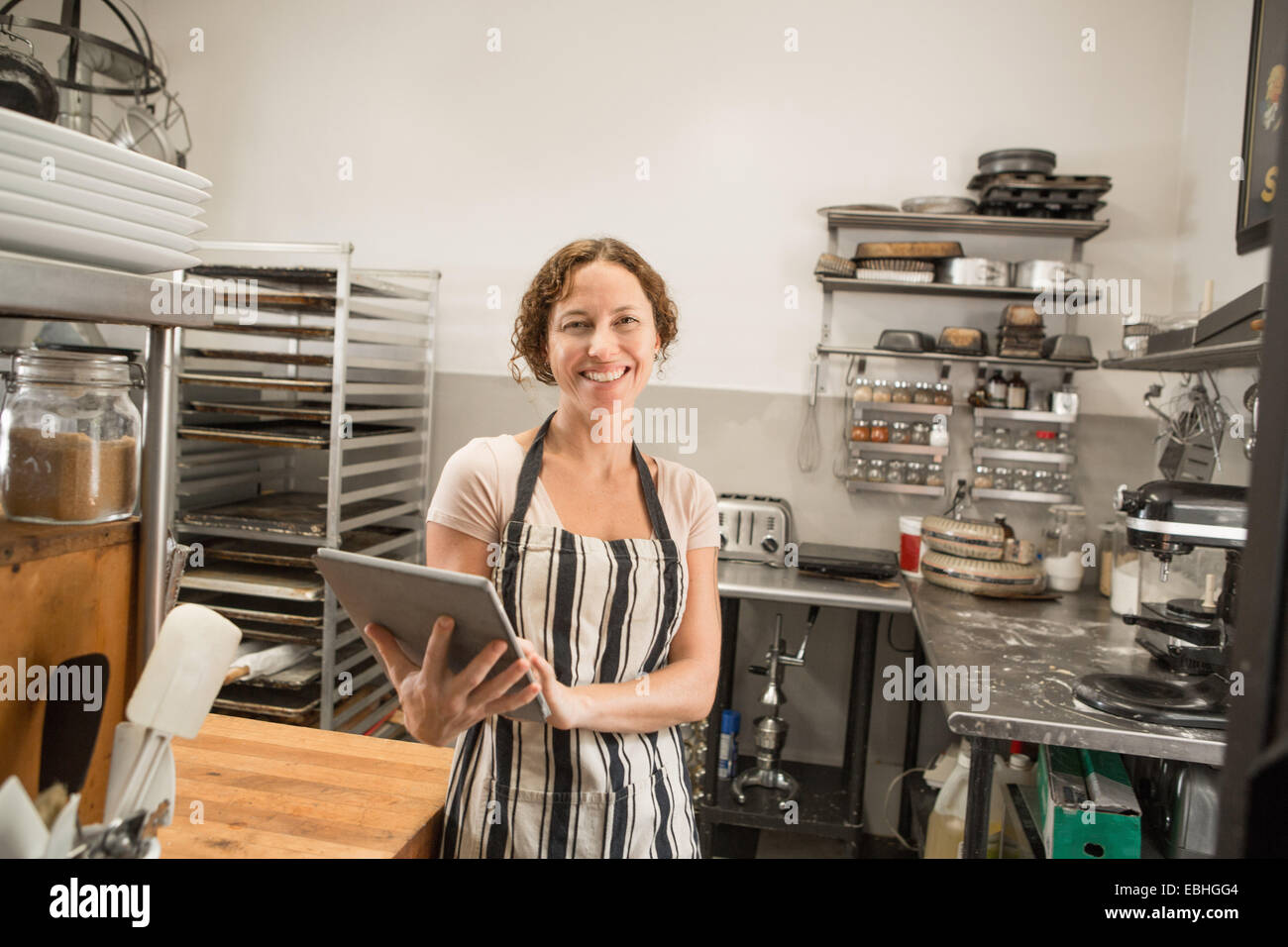 Kitchen assistant hi-res stock photography and images - Alamy
