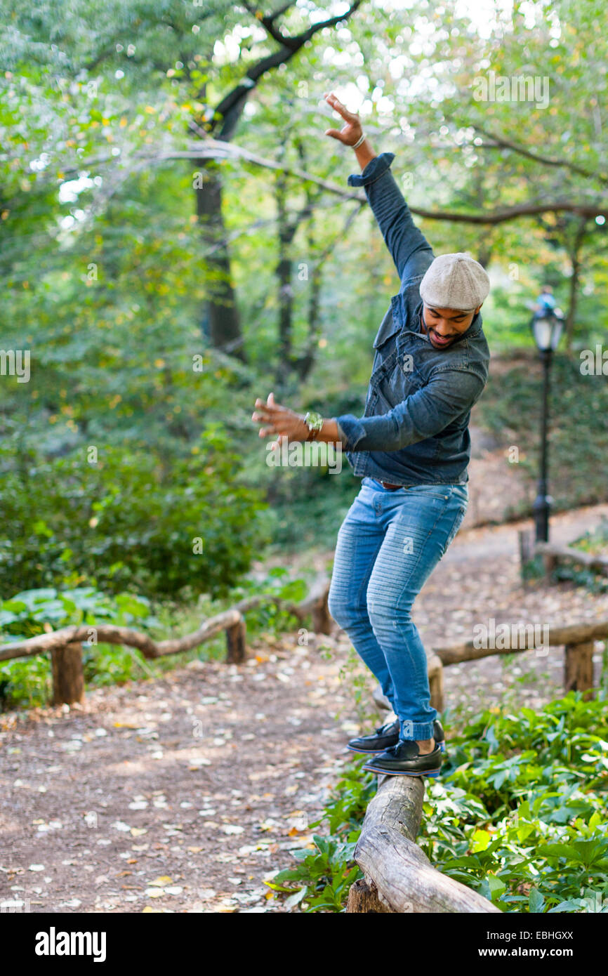 Garden edging hi-res stock photography and images - Alamy