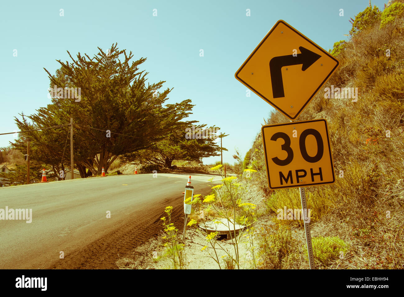 Yellow speed warning sign, highway 1, Big Sur, California, USA Stock ...