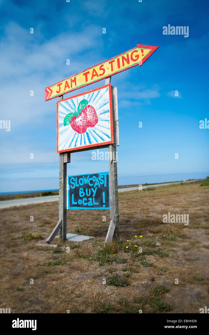 Big arrow made of small arrows hi-res stock photography and images - Alamy