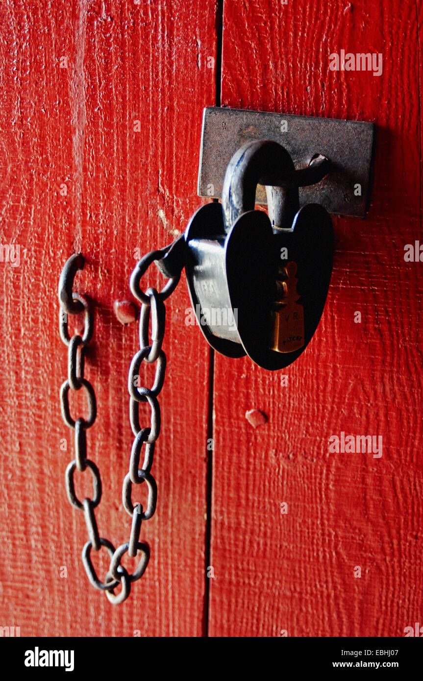 Heart lock hi-res stock photography and images - Alamy