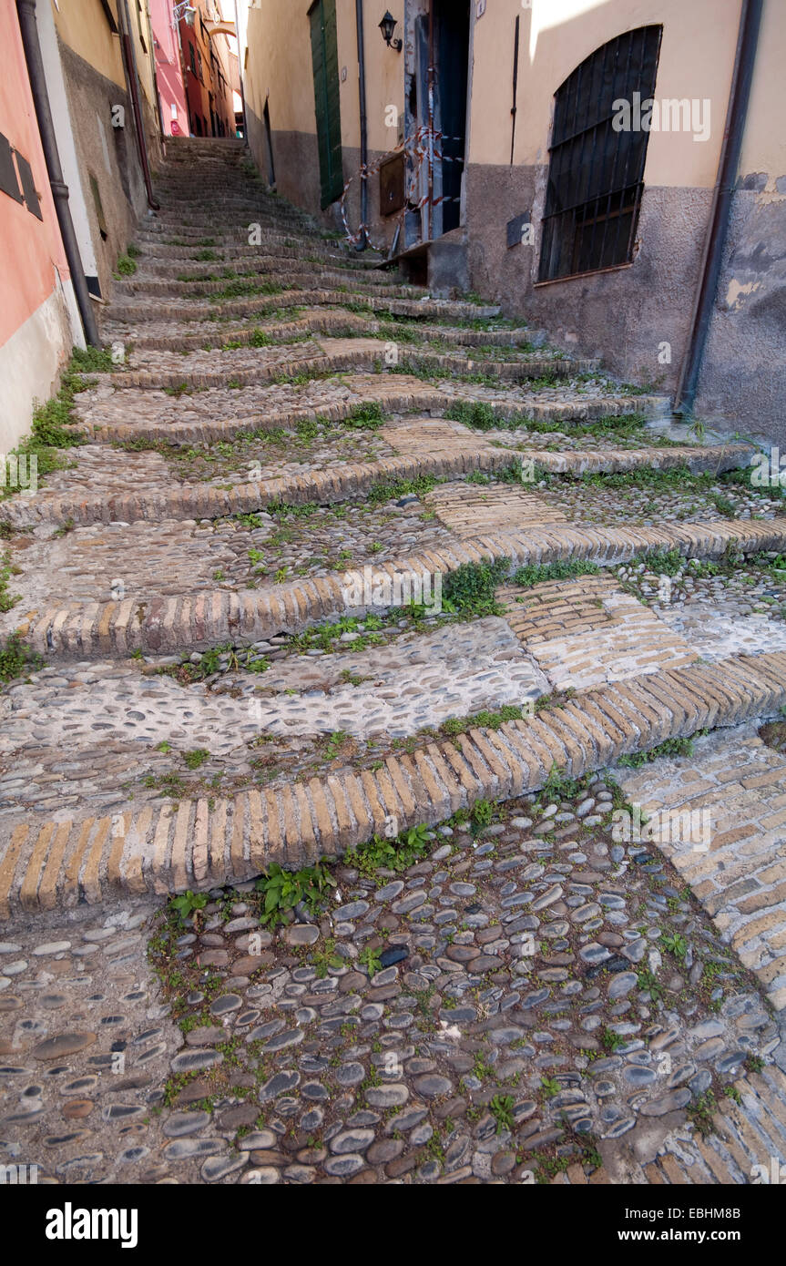 Medieval stairs hi-res stock photography and images - Alamy