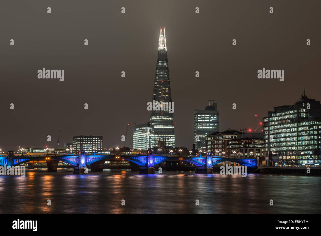 London mist night hi-res stock photography and images - Alamy