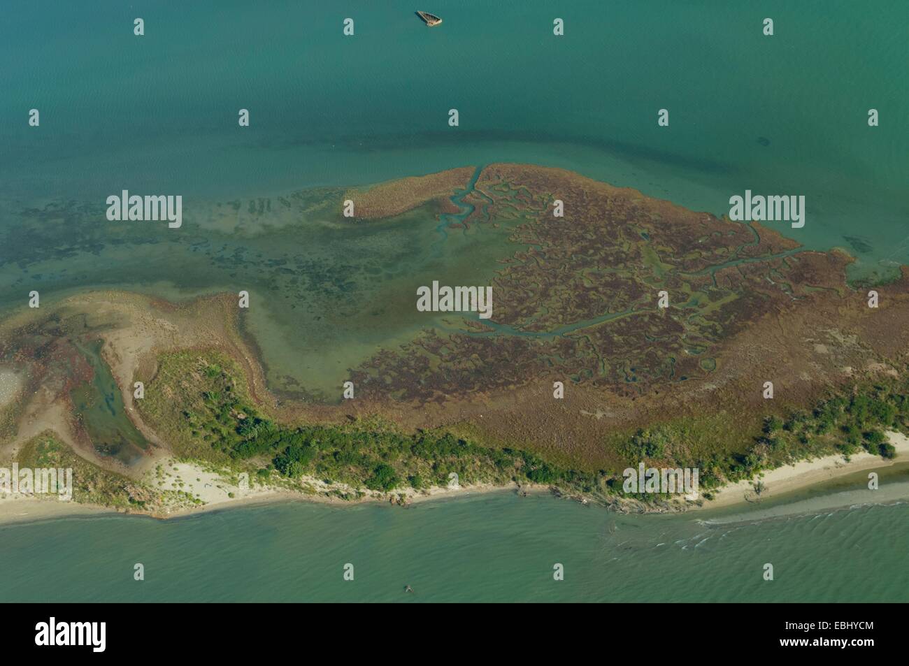 Lagoon islet hi-res stock photography and images - Alamy