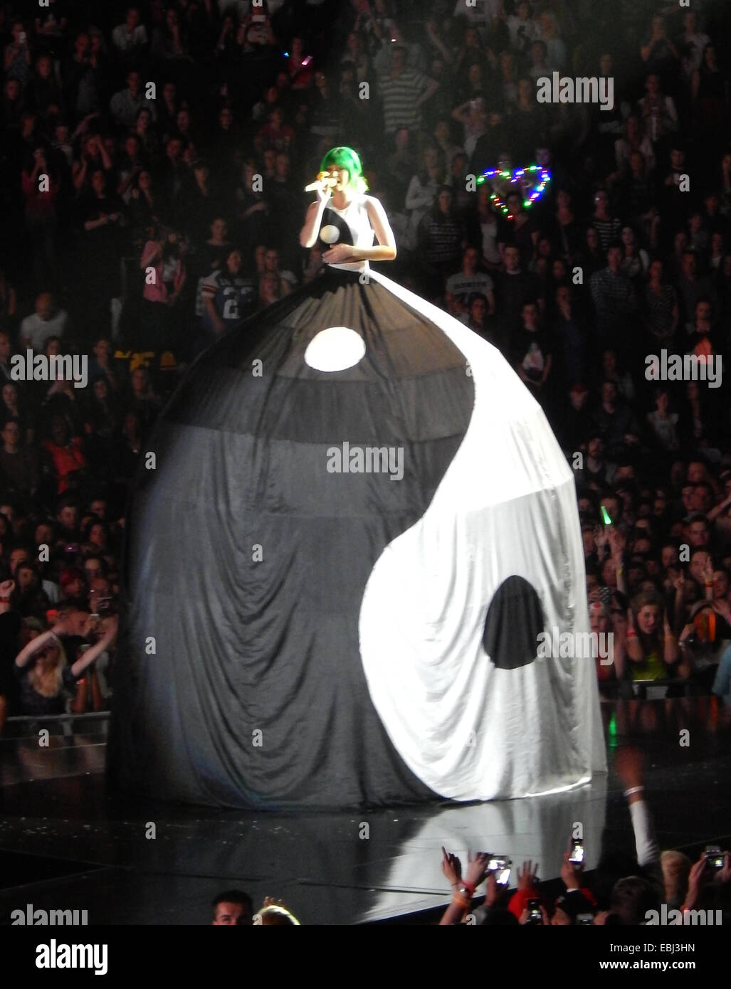 Katy perry performing at the o2 arena london hi-res stock photography ...