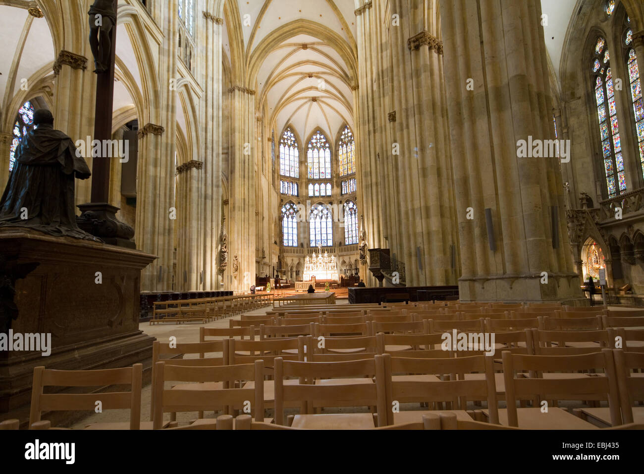 Regensburg cathedral stained glass hi-res stock photography and images ...