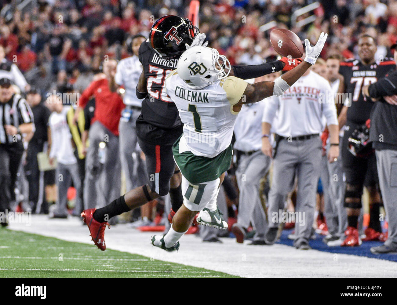 Baylor Bears running back Corey Coleman (1) attempts to catch a pass as ...