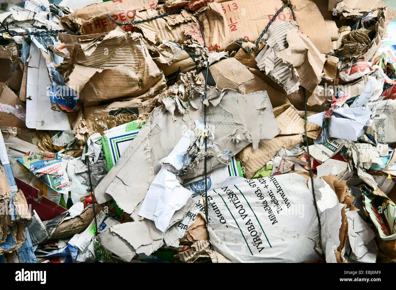 Pressed paper hi-res stock photography and images - Alamy