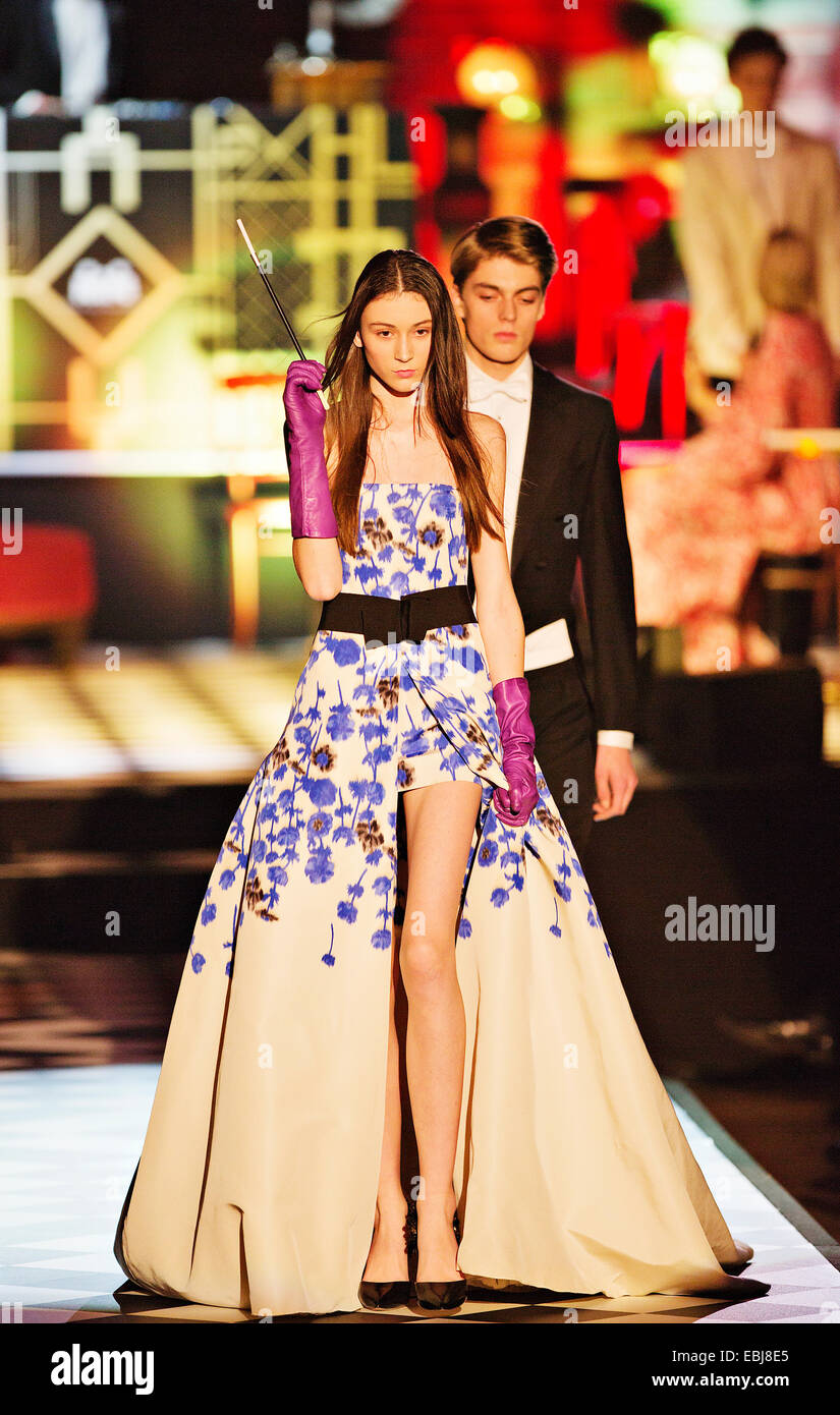 Czech models present creations inspired by fashion of 30ies during ...