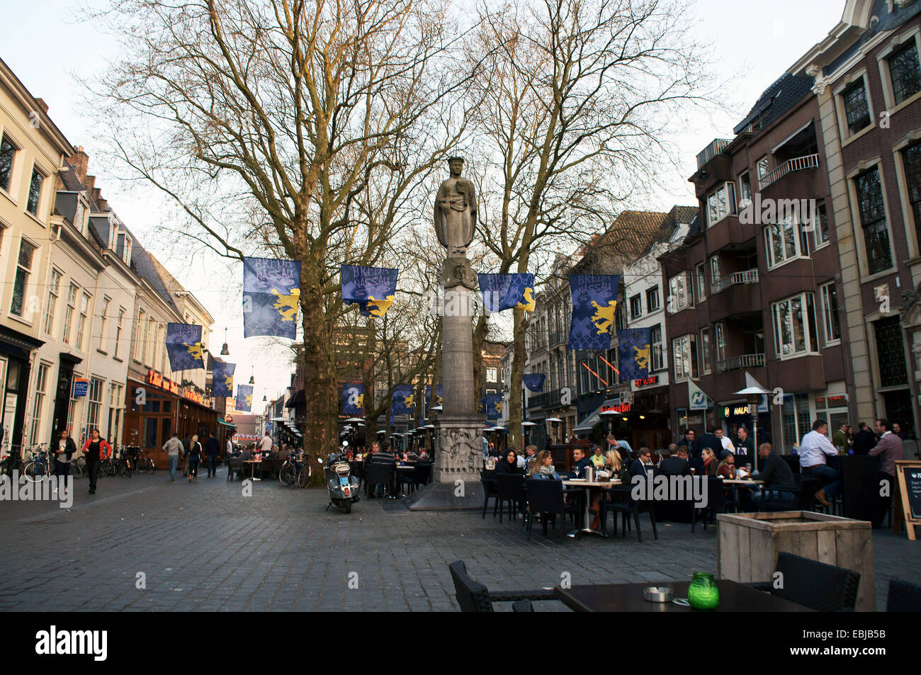 statue of Judith holding the head of Holofernes Stock Photo - Alamy