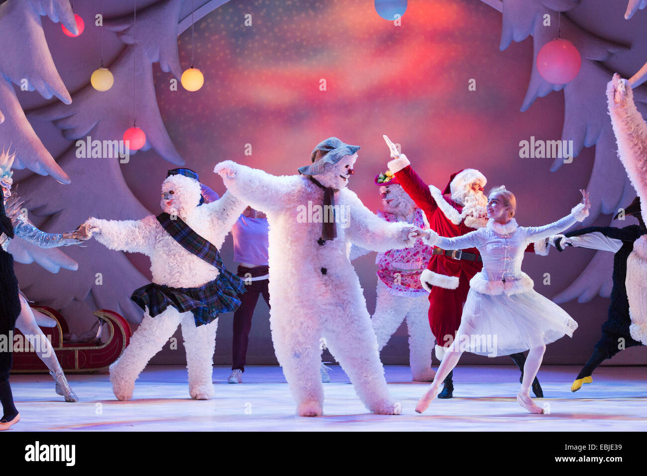 Snowman childrens christmas show hi-res stock photography and images ...