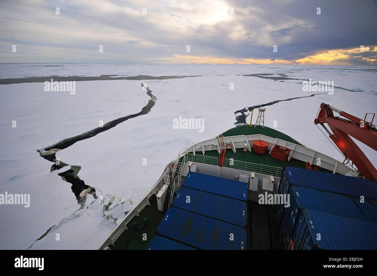 Navigable passage hi-res stock photography and images - Alamy