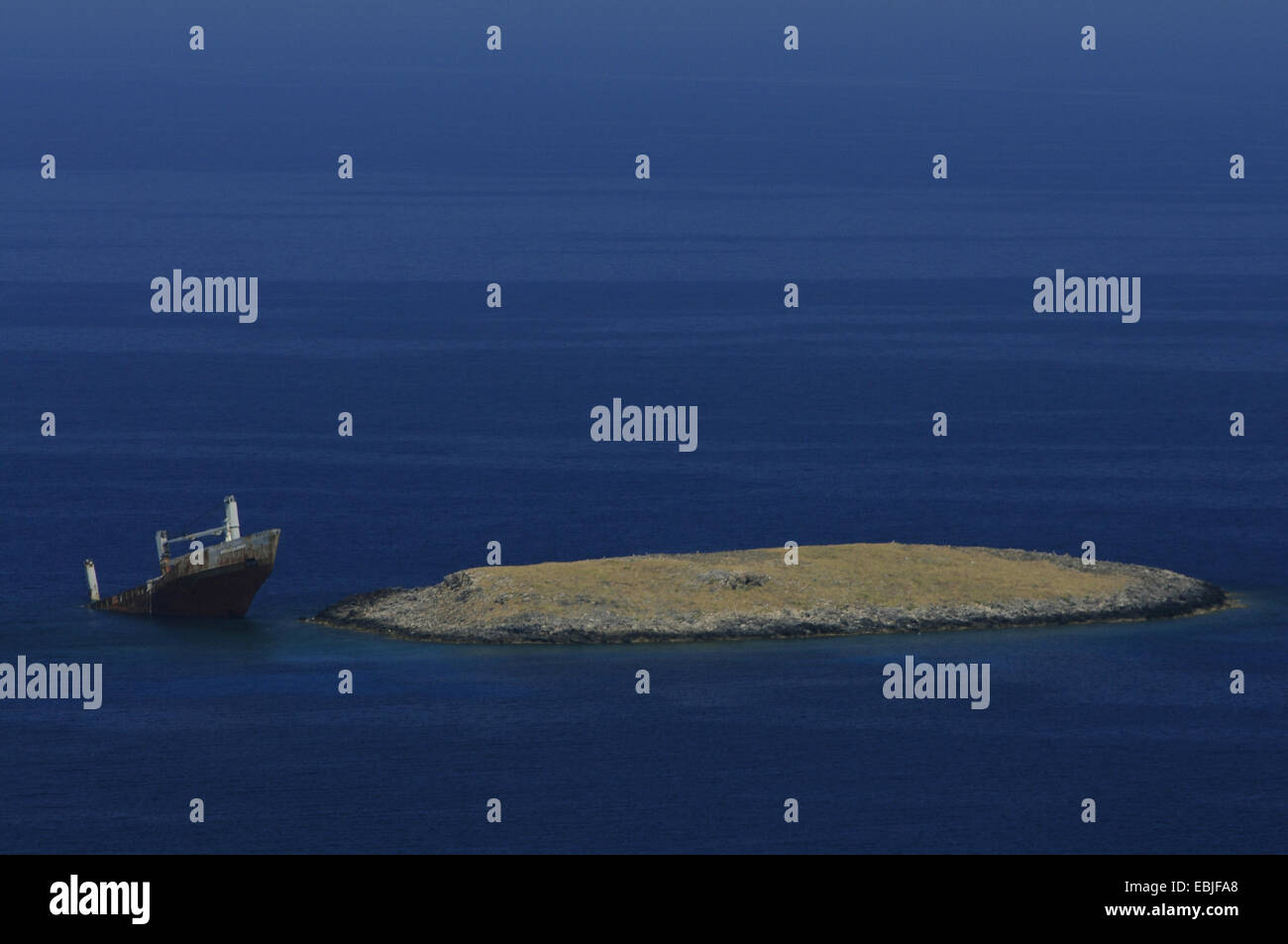 Stranded cargo ships hi-res stock photography and images - Alamy