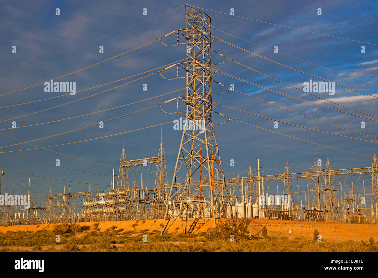 Overhead power lines in the desert hi-res stock photography and images ...