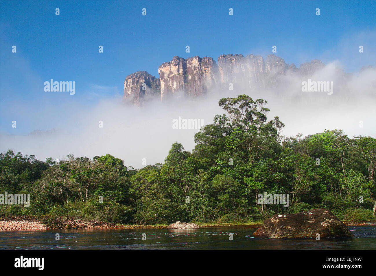 Rio Chur·n, Auyantepui table mountain in background, Venezuela, Camaina ...