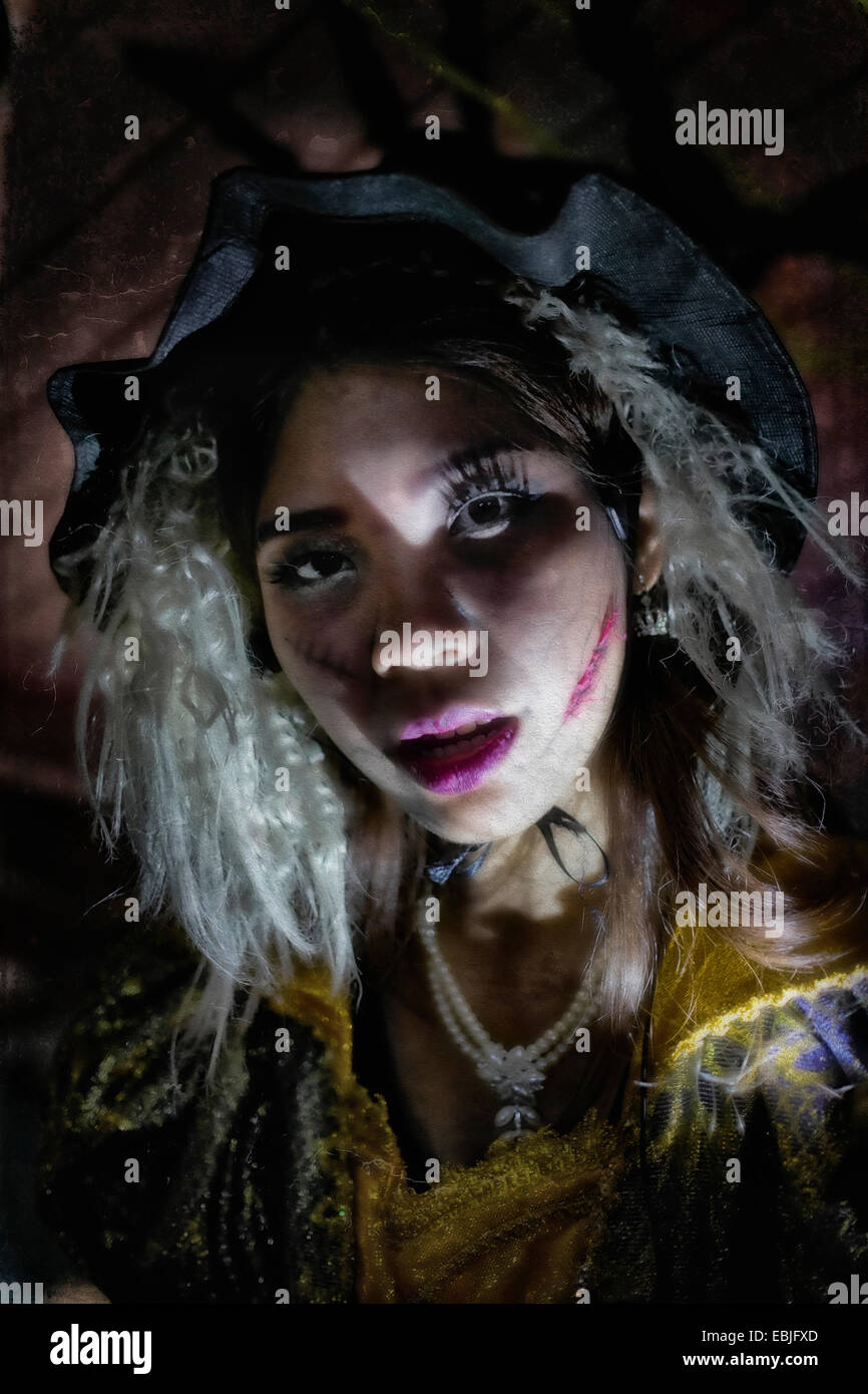 Woman zombie hi-res stock photography and images - Alamy