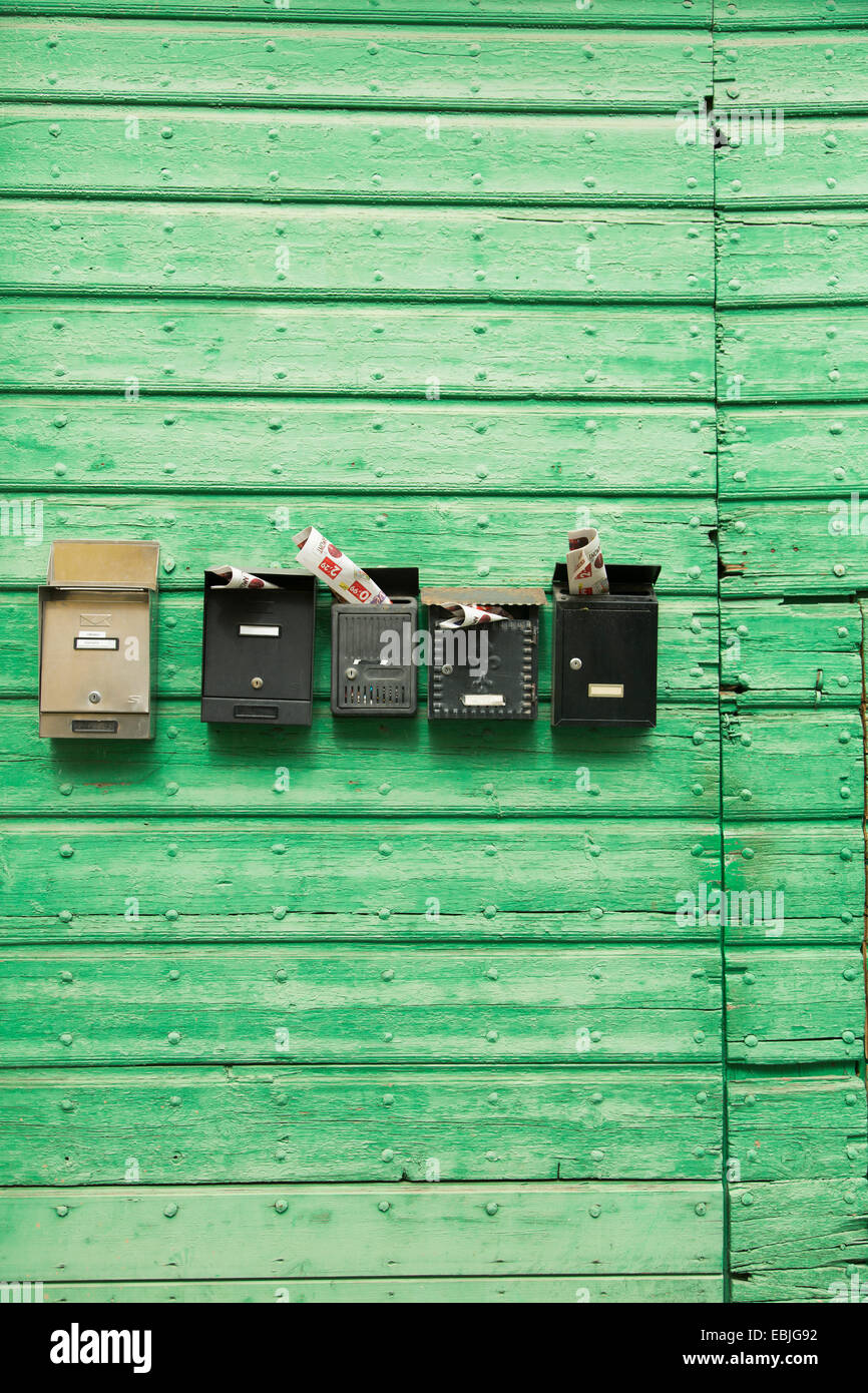 Shape wooden boxes hi-res stock photography and images - Alamy