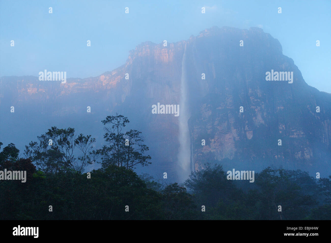 Worlds highest mountains hi-res stock photography and images - Alamy